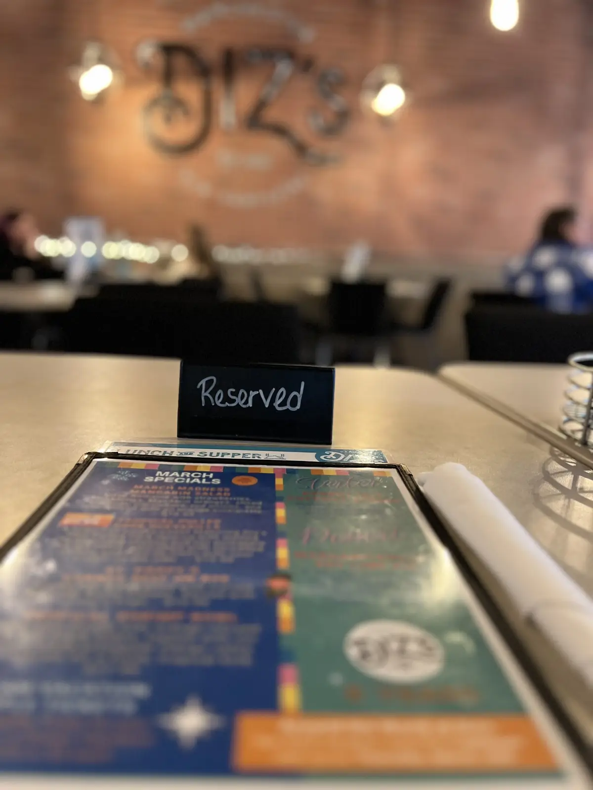 Not Many Restaurants Take Reservations. Diz’s Does! - Diz's Cafe